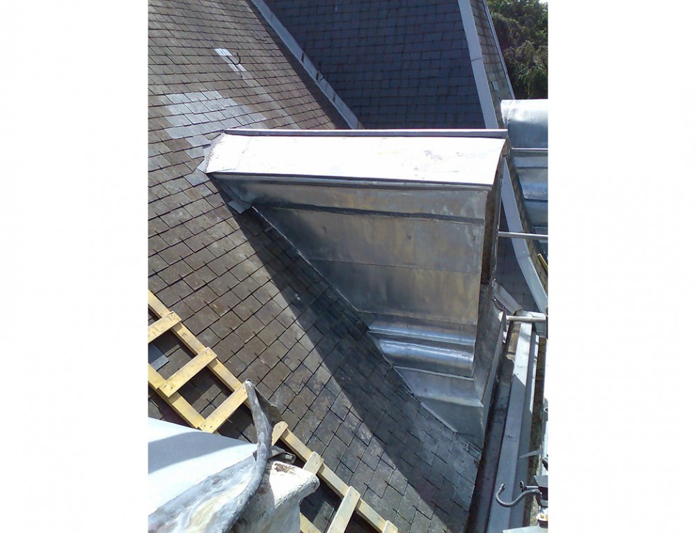 Réfection totale de toute la zinguerie et des chiens assis d'un château ...